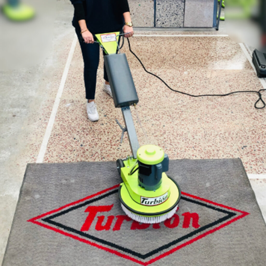 LUSTRA LAVADORA CLEAN CARE 400/A 1.5HP LINEA ERGONÓMICA | Turbion